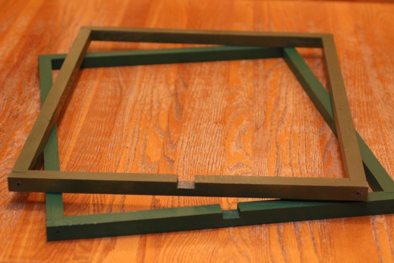 Customize Your Hive With a Screened Inner Cover and Imirie Shim